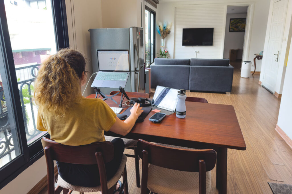 10 Jobs Abroad With Accommodation (& Without Experience!)