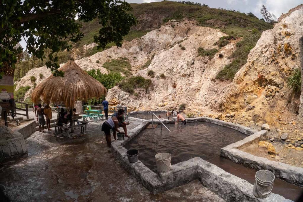 Guide to St. Lucia's Sulphur Springs